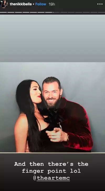 Nikki Bella Artem Chigvintsev kwanakin bikin aure photobooth