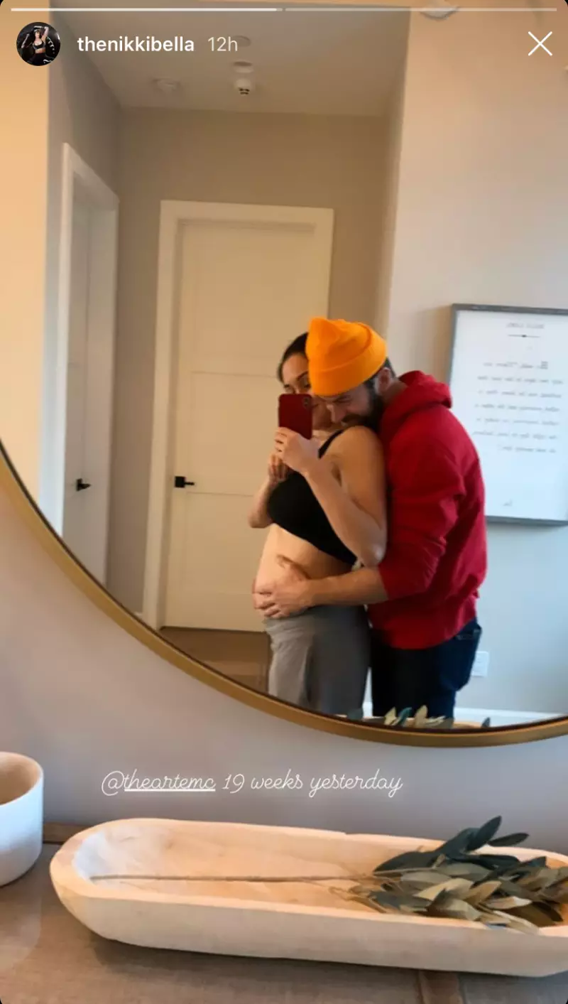 nikki-bella-artem-chigvintsev-19-week-bump-update