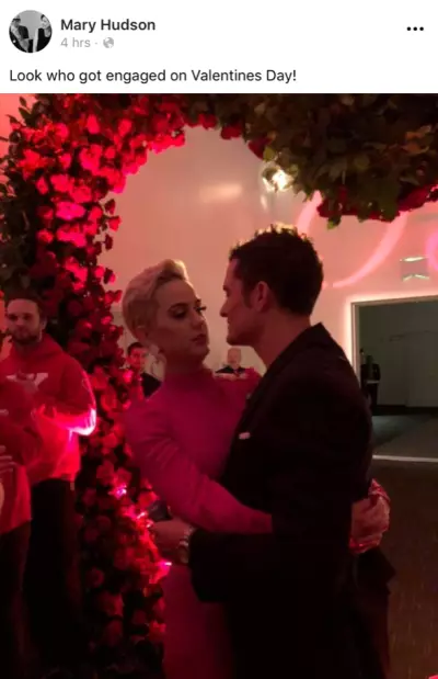 Katy Perry Orlando Bloom đính hôn trên facebook của mẹ