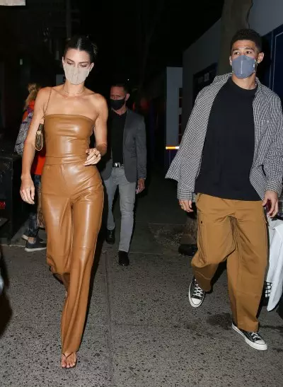 Kendall Jenner i Devin Booker es van veure sortint a sopar a NYC 2