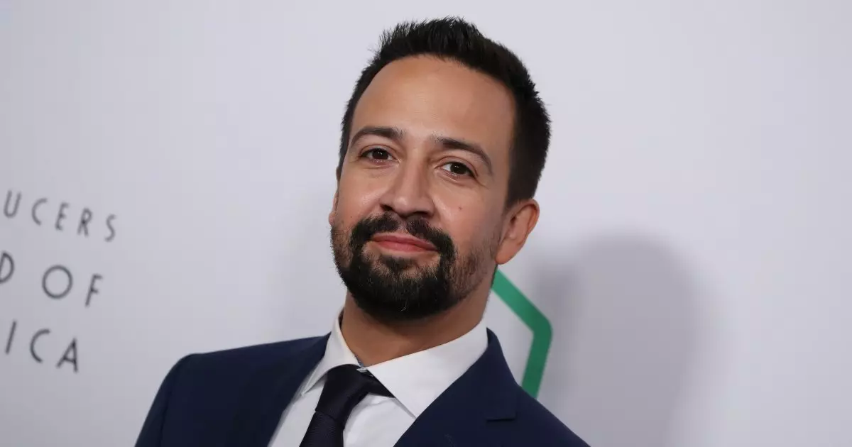 Aisea e le o Lin-Manuel Miranda i le 2022 Oscars? Mafuaaga na Ia Faamisi