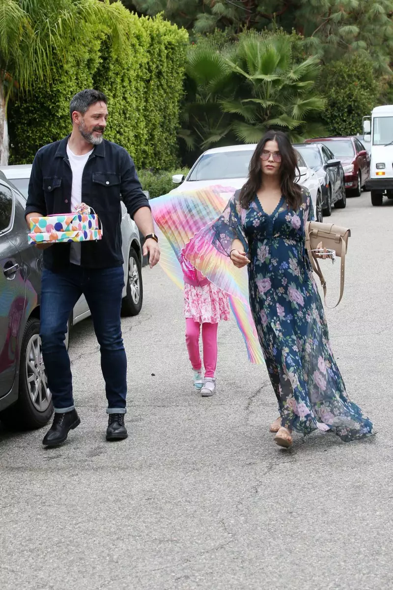 Jenna Dewan i Steve Kazee porten Everly a una festa d'aniversari infantil