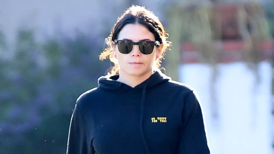 Apa swasana ati! Jenna Dewan Mamerake Bonjolan Bayi sing Ngembang nganggo Kringet sing Apik lan Nyaman