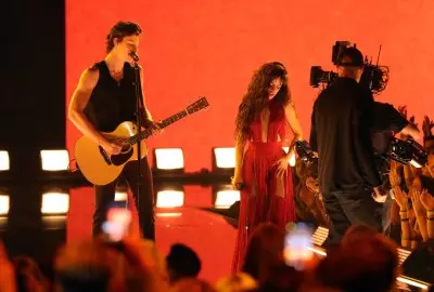 Shawn i Camila na AMA nagradama 2019