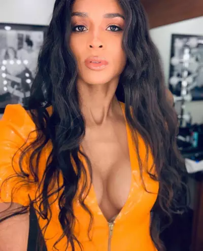 Ciara Selfie