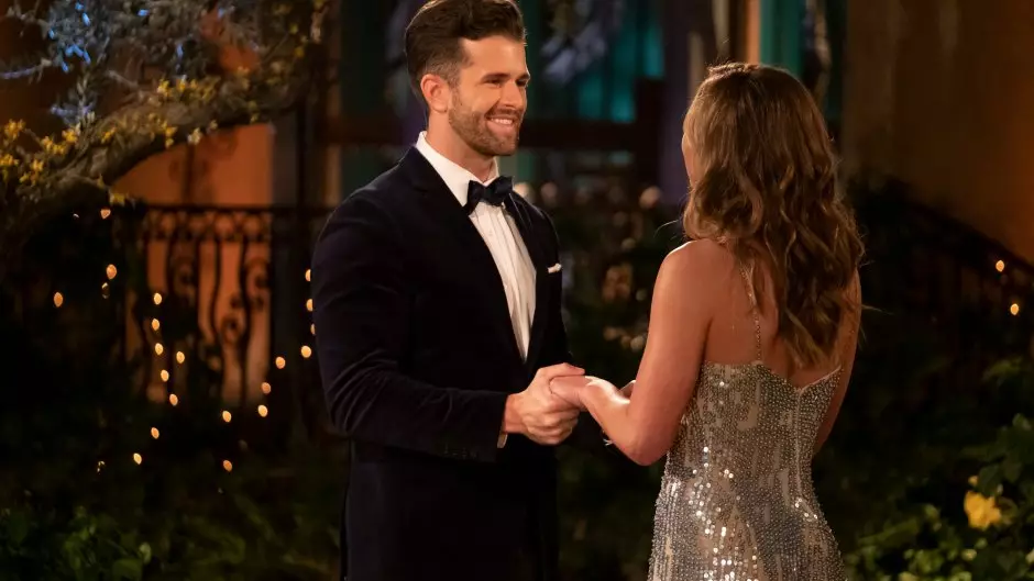 Jed Wyatt Jiltaqa' ma' Hannah fuq Bachelorette