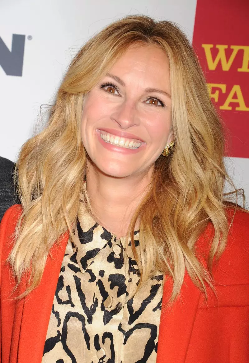 Julia roberts รอยสัก