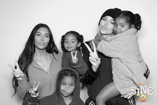 Kim Kardashian montre sè Khloe sipò apre Tristan Thompson konfime ti bebe nimewo 3 ak Maralee Nichols.