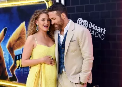 Blake Lively in Ryan Reynolds razkrivata spol otroka št. 3 v Kanadi