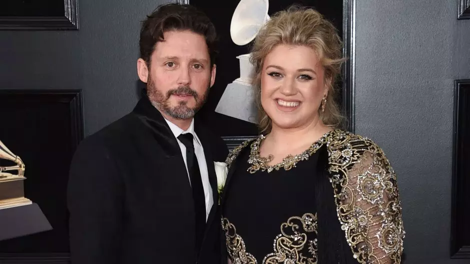 Kelly Clarkson kaj Brandon Blackstock eksedziĝas: Kantisto 