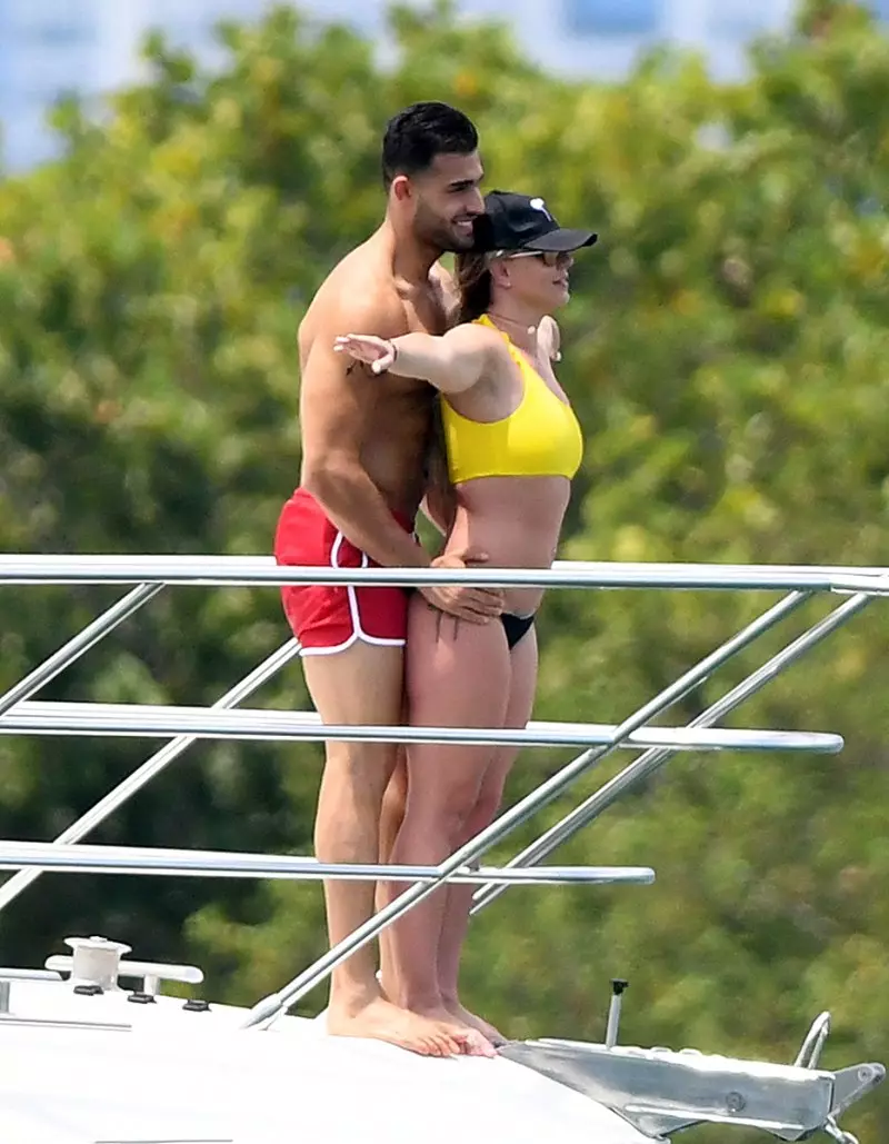 Britney Spears yellow bikini yacht Sam Asg