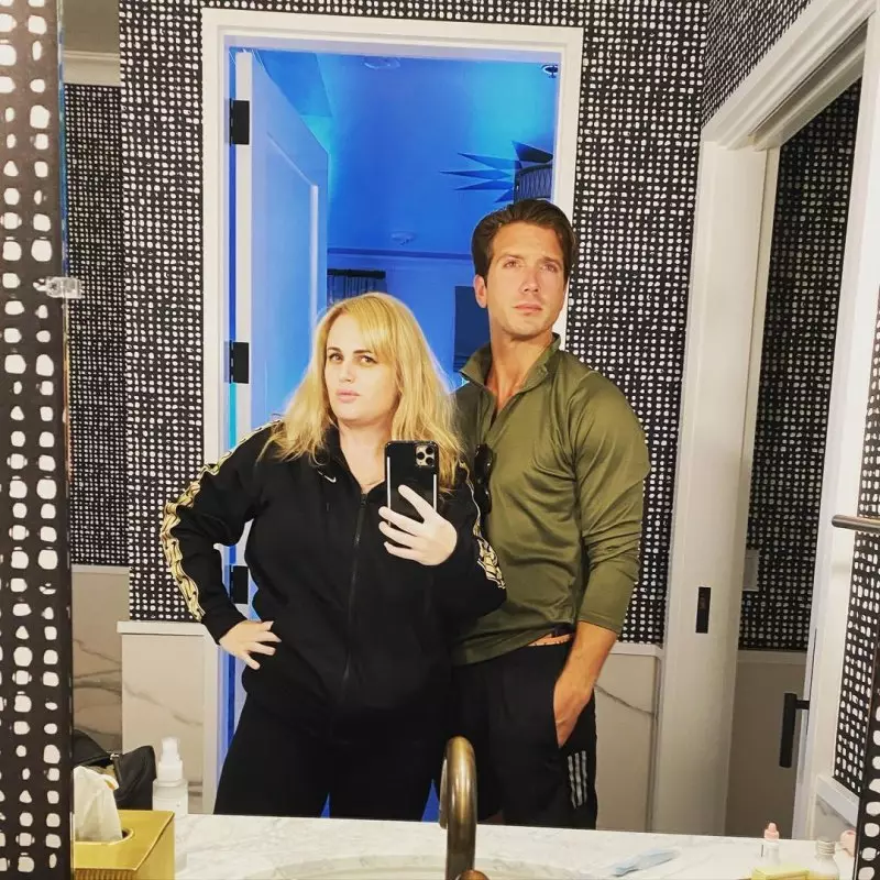 Rebel Wilson və Boyfriend Jacob Busch-un Whirlwind Romantikasının Xronologiyasına baxın