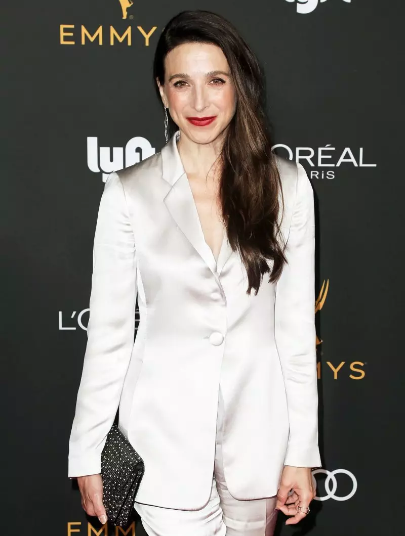 Marin Hinkle Marvelous Mrs Maisel Cast ကို IRL နှင့်တူသည်။