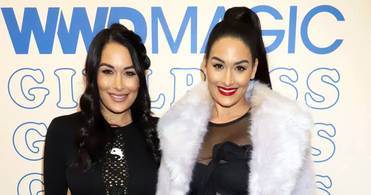 Igitabo cya Nikki na Brie Bella 'Ntagereranywa' Kuvuga nabi no mu bihe byashize