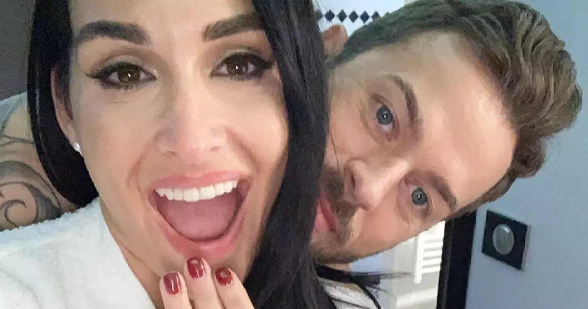 Nikki Bella og Artem Chigvintsev er forlovet! Se kunngjøringen