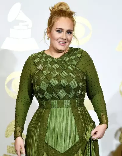 Adele ແມ່ນແທ້ໆດໍາລົງຊີວິດທີ່ດີທີ່ສຸດຂອງນາງຫຼັງຈາກການສູນເສຍ 100 ປອນ