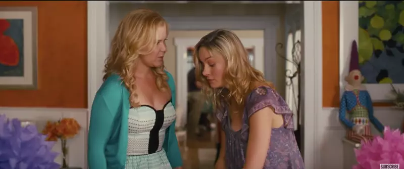 Брі Ларсон Емі Шумер Trainwreck