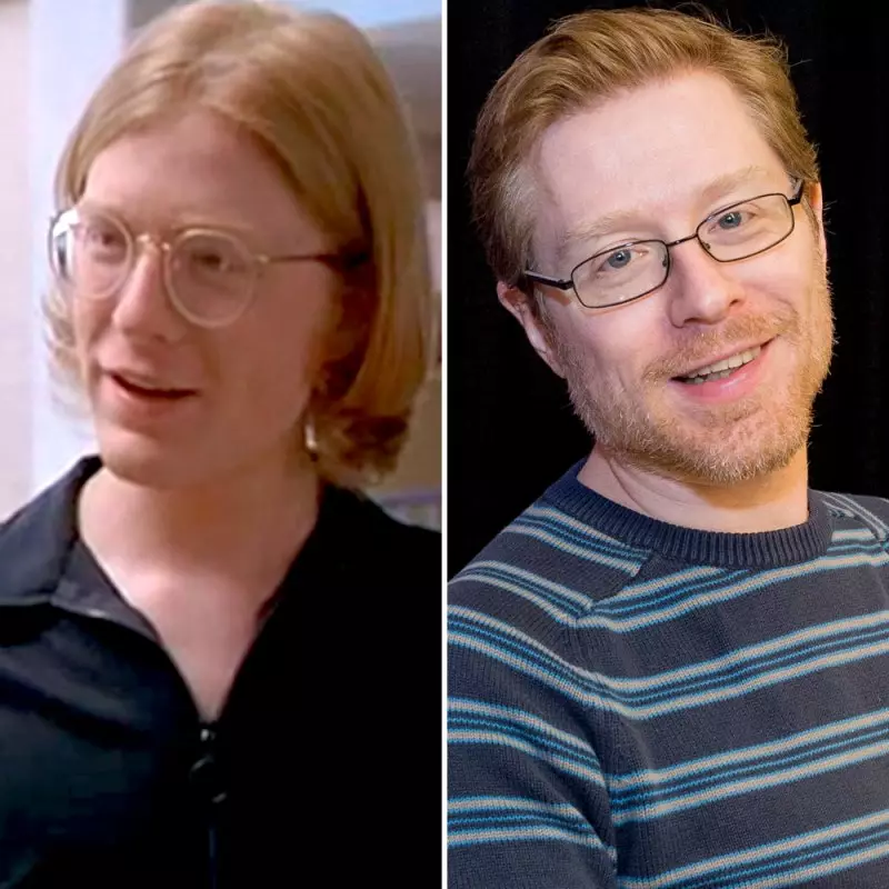 Anthony rapp sững sờ và bối rối