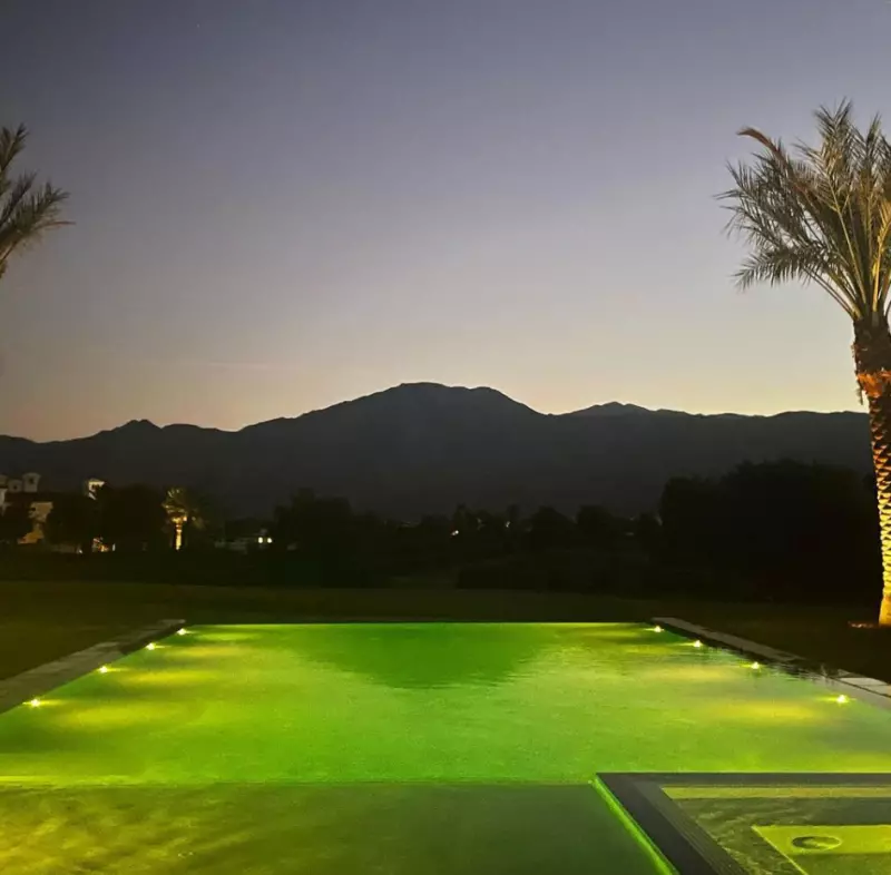 Kourtney Kardashian Palm Springs uy rasmlari