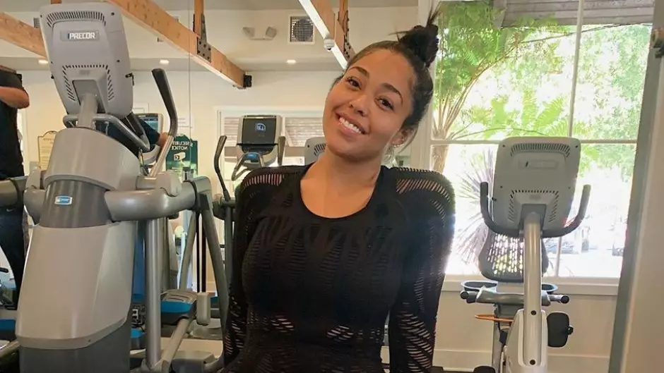 Jordyn Woods oefen in die gimnasium, sê sy verwag abs