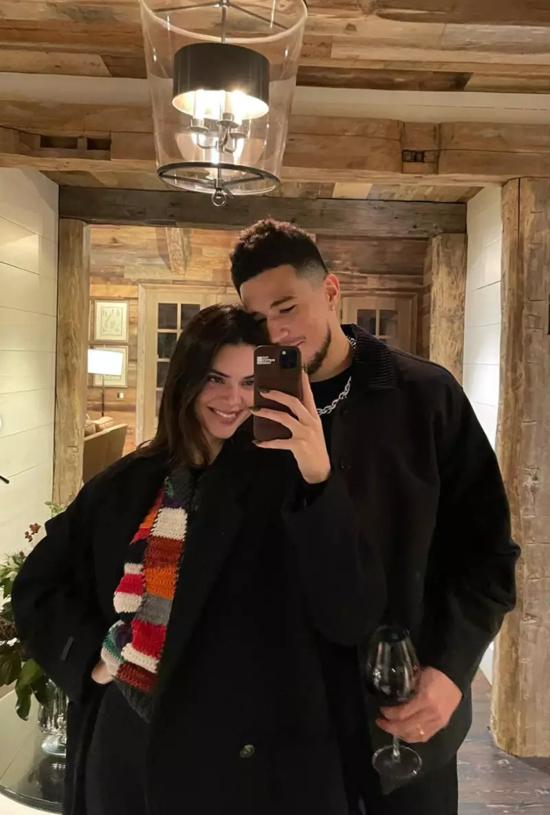 Kendall Jenner Devin Booker በጣም ቆንጆ ፎቶዎች