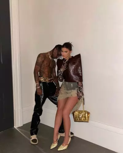 kylie-travis- Givenchy-ig