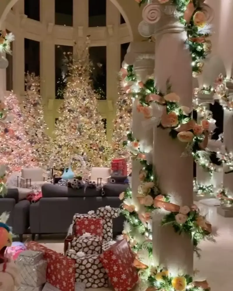 Décoration de Noël Cardi B