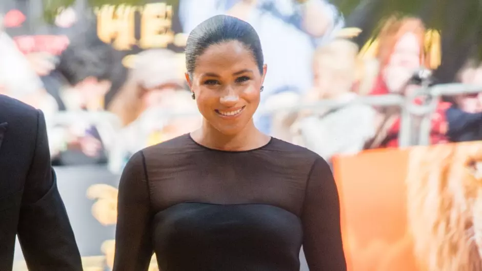 Meghan Markle Black Sheer Dress Lion King Premiere Sulat sa Editor sa Vogue sa Britanya