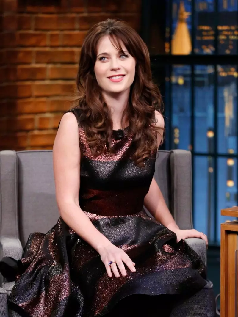 Zooey deschanel שוואַנגער נייַ מיידל