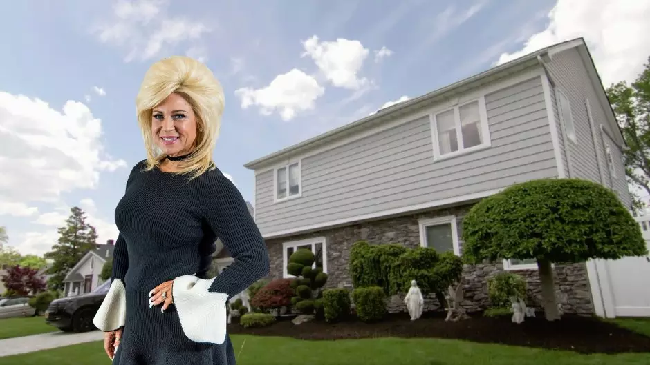 Dom Theresa Caputo