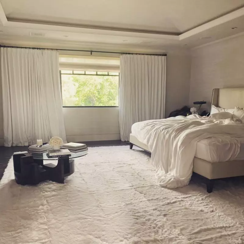 kamar tidur kourtney kardashian