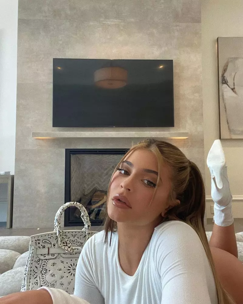 kamar tidur kylie jenner