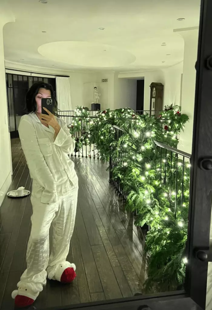 Mga Dekorasyon ng Pasko ng Kourtney Kardashian