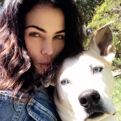 UJenna Dewan kunye nenja yakhe efileyo uLuLu