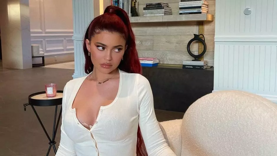 La pressione dell'acqua di Kylie Jenner presa in giro a Mansion