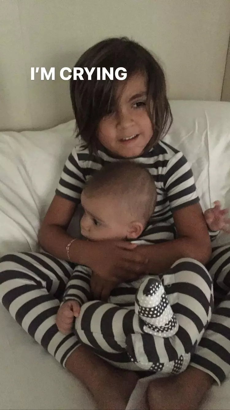 Kourtney Kardashian plaas foto's van kinders wat nog nooit voorheen gesien is nie 5