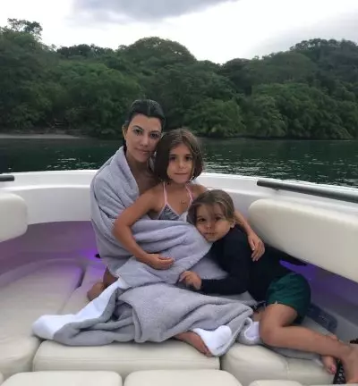 Kourtney Kardashian na Penelope na Reign Disick