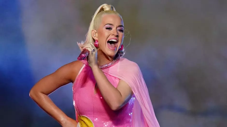 Katy Perry ta Nuna Gidan reno na 'Yata da Wardrobe Kafin Haihuwa