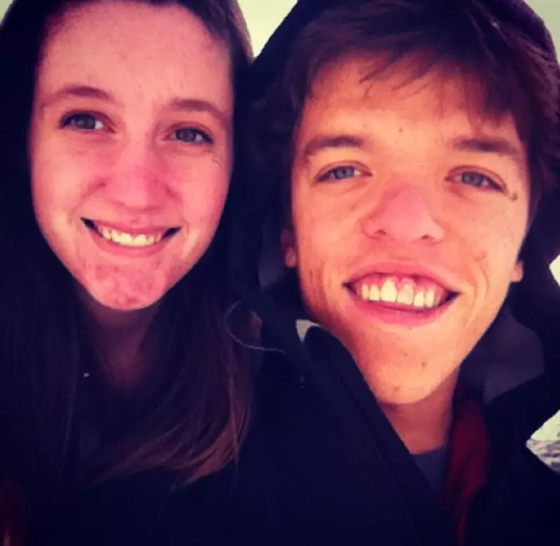 Cronologia de les relacions de Little People, Zach i Tori Roloff de Big World Des del 2010 fins avui