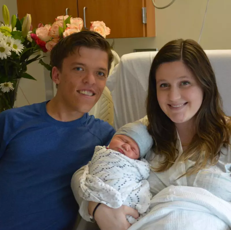 Cronologia de les relacions de Little People, Zach i Tori Roloff de Big World Des del 2010 fins avui