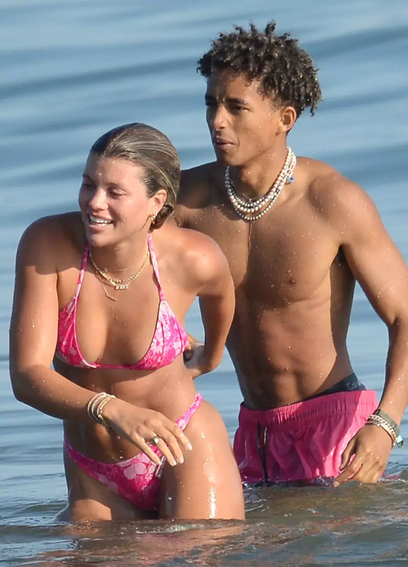 Sofia Richie na Jaden Smith Borohewe Nyuma ya Scott Split