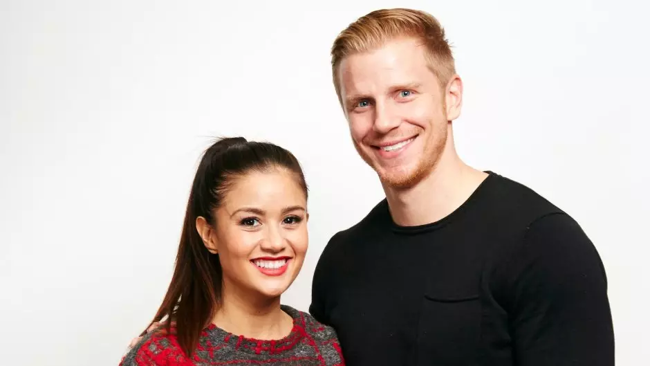 Junggeselle Sean Lowe lächelt mit Ehefrau Catherine