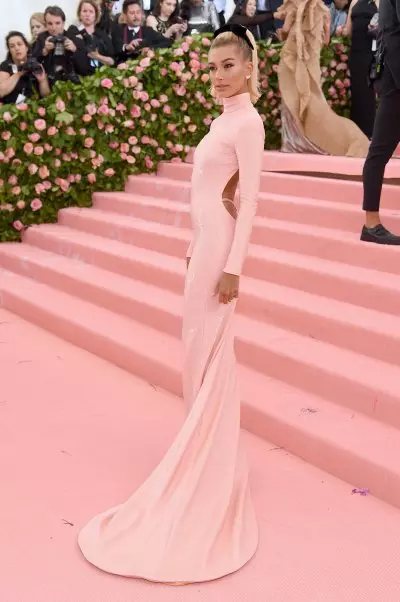 Ny lasy fankalazana ny Met Gala 2019: Fanamarihana momba ny lamaody – fahatongavana