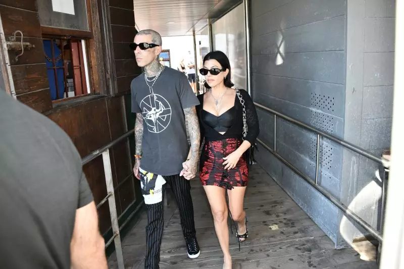 kourtney-kardashian-travis-barker-fashion-miniskirt