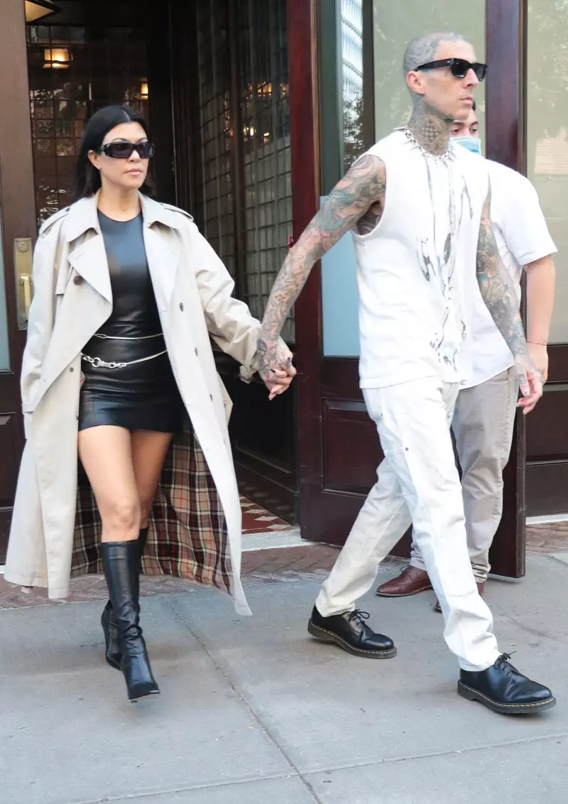 Kourtney Kardashian Style Evolution takohet me Travis Barker