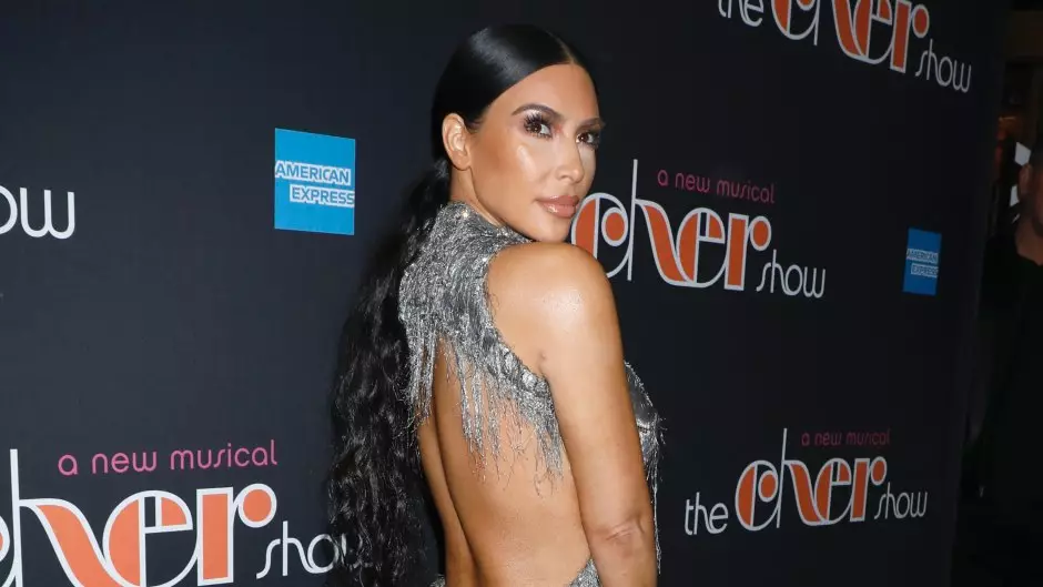 Kim Kardashian 微型丁字裤