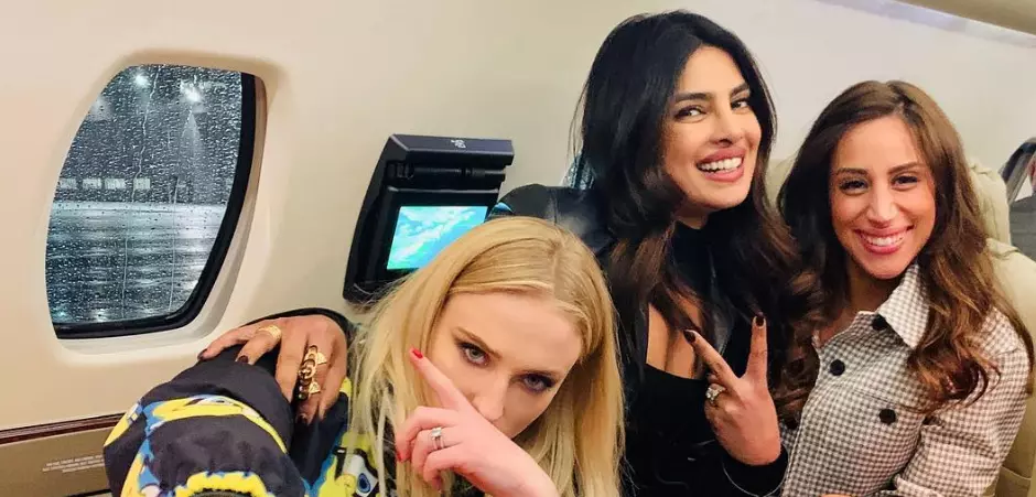 priyanka-chopra-sophie-turner-danielle-jonas-j-õed