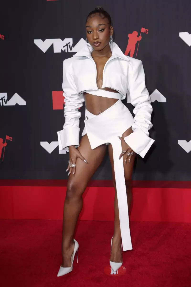 2021 MTV VMAs: Bilder av kjendiser avslørende, nakne antrekk Normani