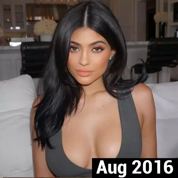 Kylie Jenner seios agosto 2016