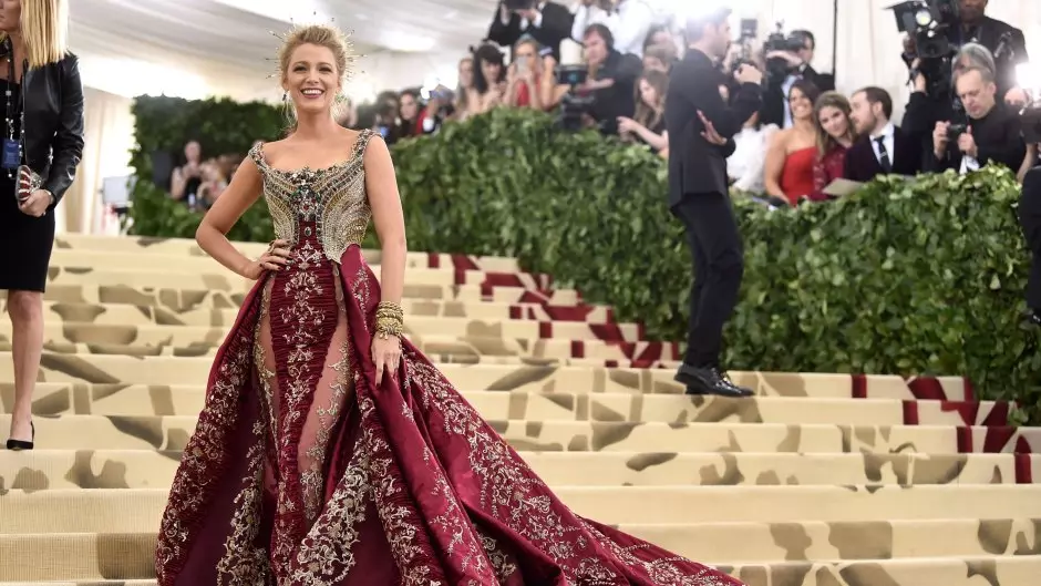 Ikon Fashion! Foto-foto Met Gala Blake Lively katon ing pirang-pirang taun